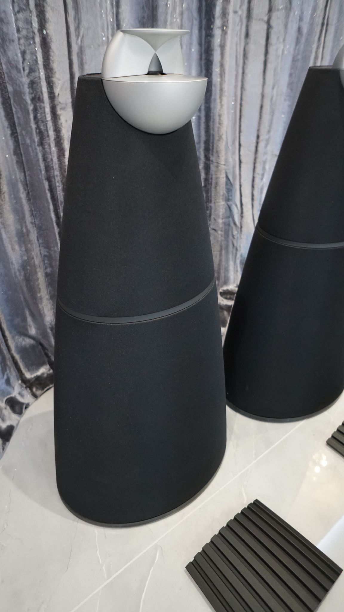 Bang & Olufsen BeoLab 9 Black Floor-standing Speakers | SkynnexAV
