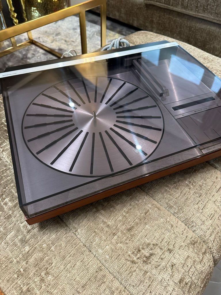 Bang & Olufsen Beogram 4002 Turntable - Fully Refurbished | SkynnexAV